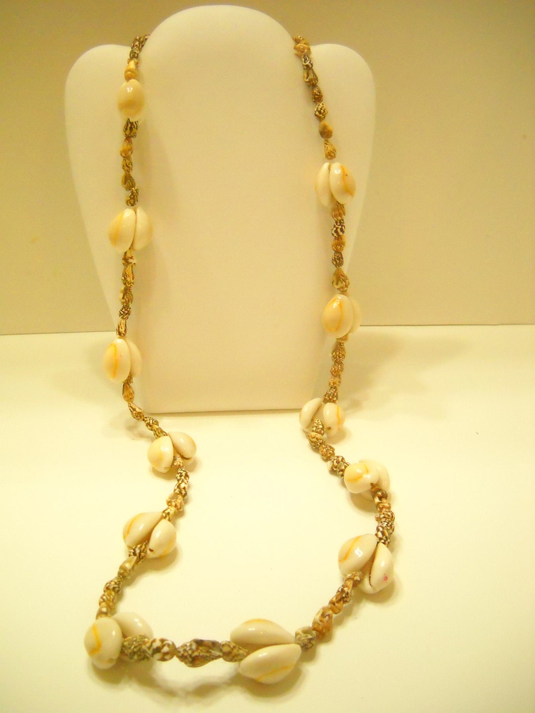 Vintage 35" Cowrie Shell & Tiny Coffee Bean Trivia Shells Necklace ...