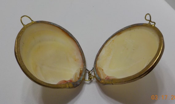 Vintage Polished Hinged Clam Shell Pill Box (7727) Tr… - Gem