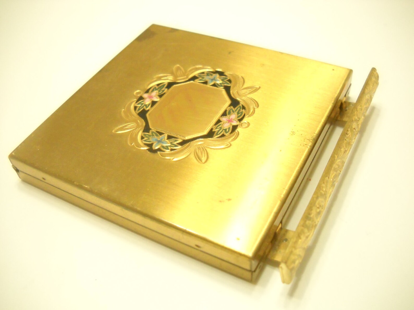 Vintage Volupte Compact 8495 - Etsy