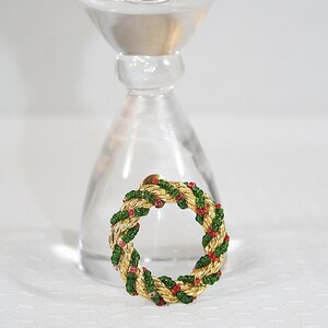 Christmas Wreath Lapel Pin Red Green Gold Holiday Pin Vintage Christmas ...