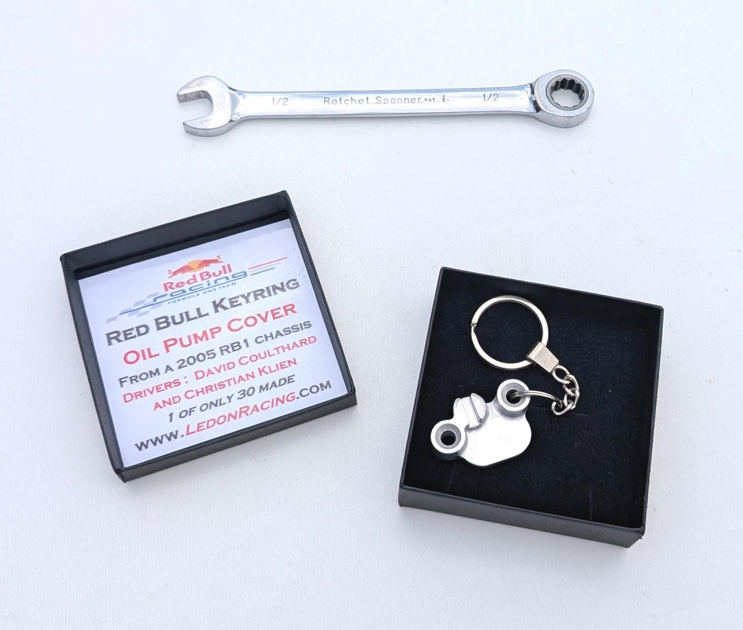 K01: Formula 1 Racecar Part Keyring Red Bull F1 Car Part Keychain ...