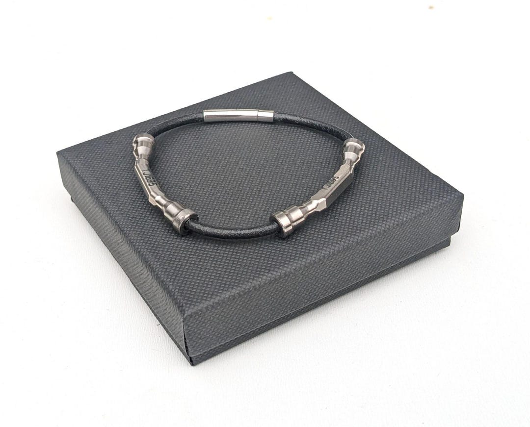 BR6 Titanium & Leather Formula 1 Motorsport Bracelet Red Bull F1 ...