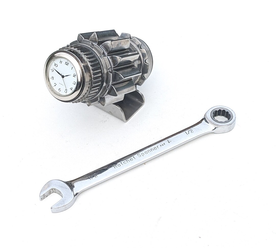 F22: Lotus F1 Desk Clock Guys Mans Office Table Accessory 2013 Formula ...