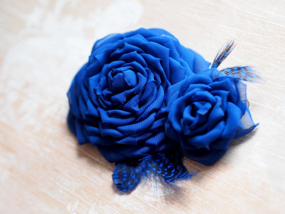 Blue rose brooch store