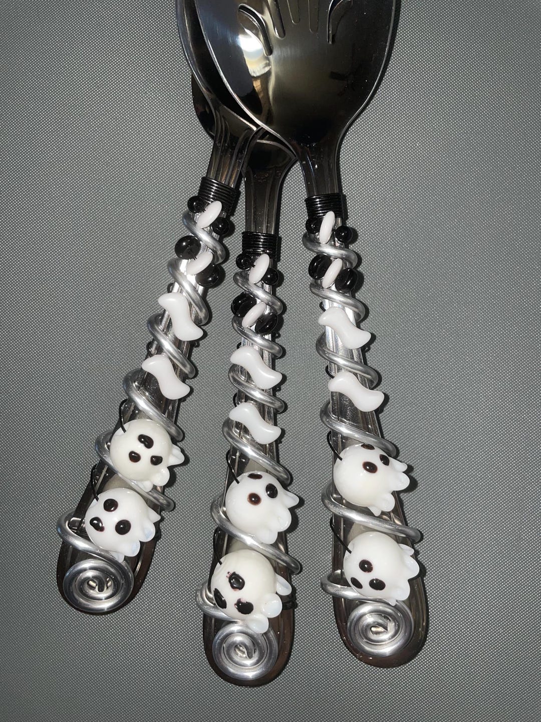 Halloween Ghosts Sheet Black Wire 3 Piece Beaded Oversized Serving Set ...