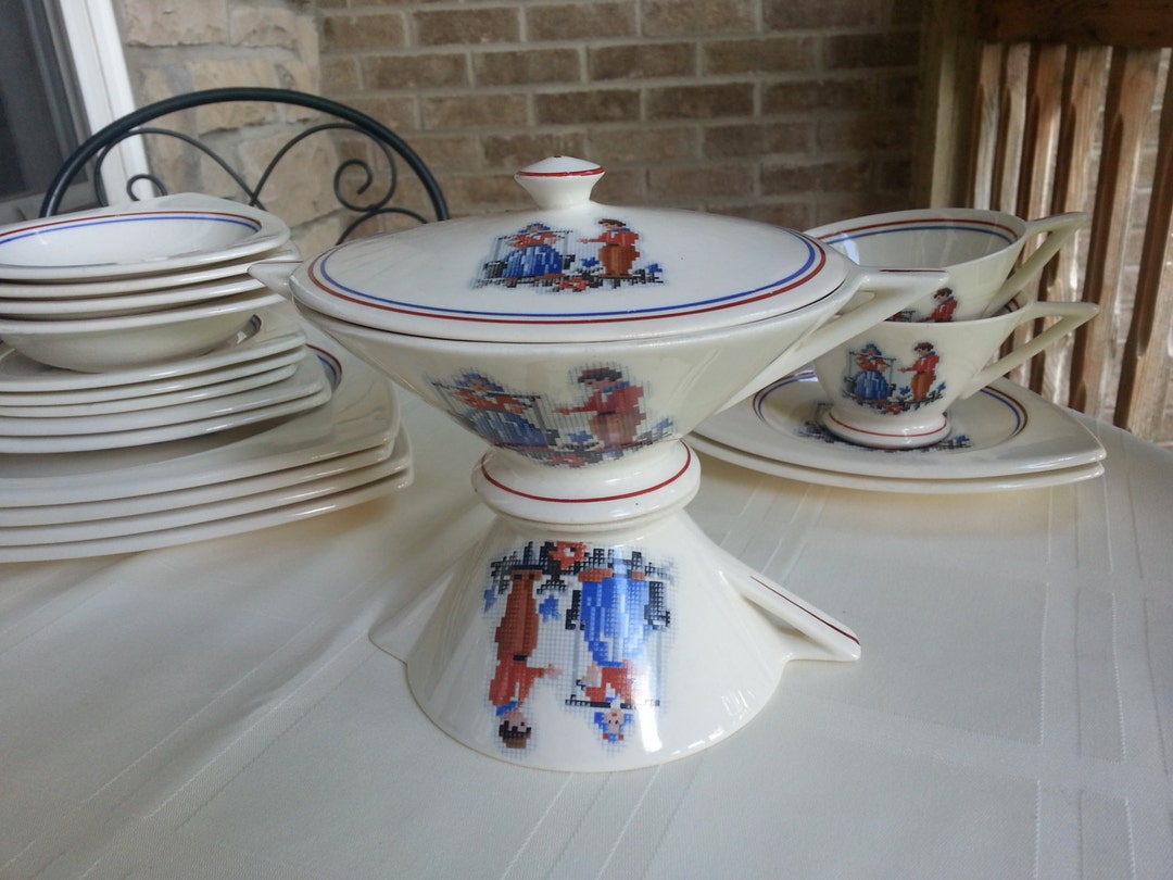 Vintage Salem Tricorne Sugar Bowl and Creamer Set: Petit Point Dutch ...