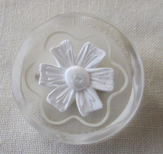 Vintage transparent white flower celluloid brooch - Gem
