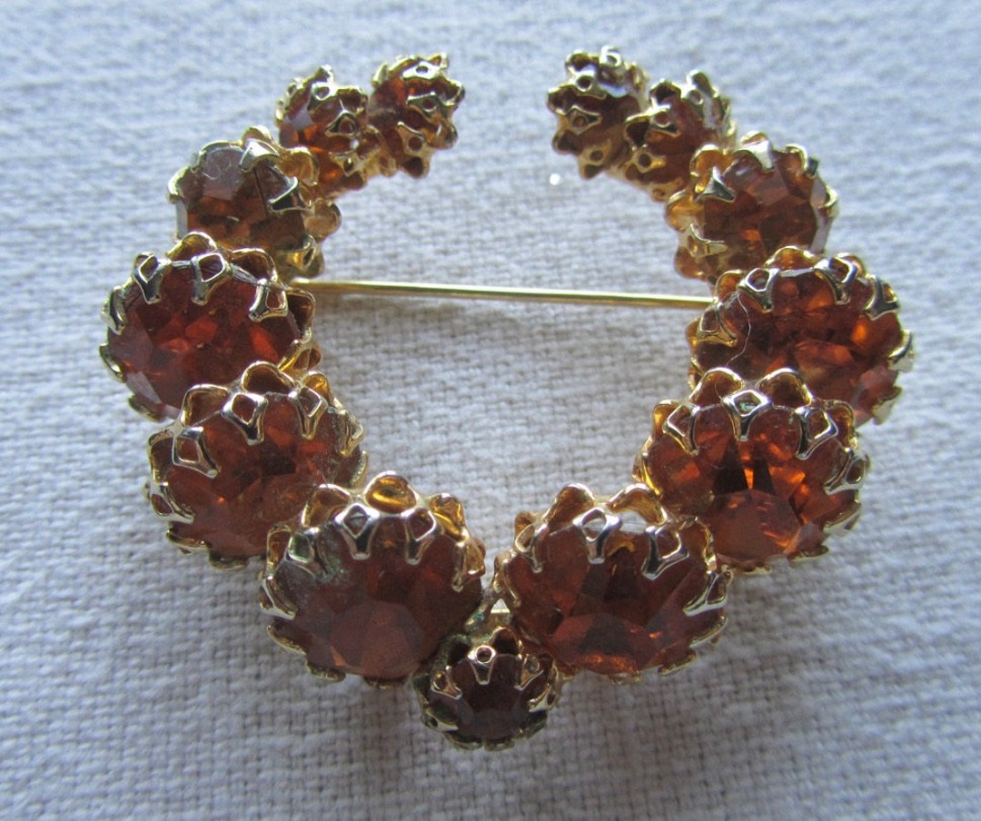 Vintage Gold Tone Brown Rhinestones Wreath Brooch - Etsy