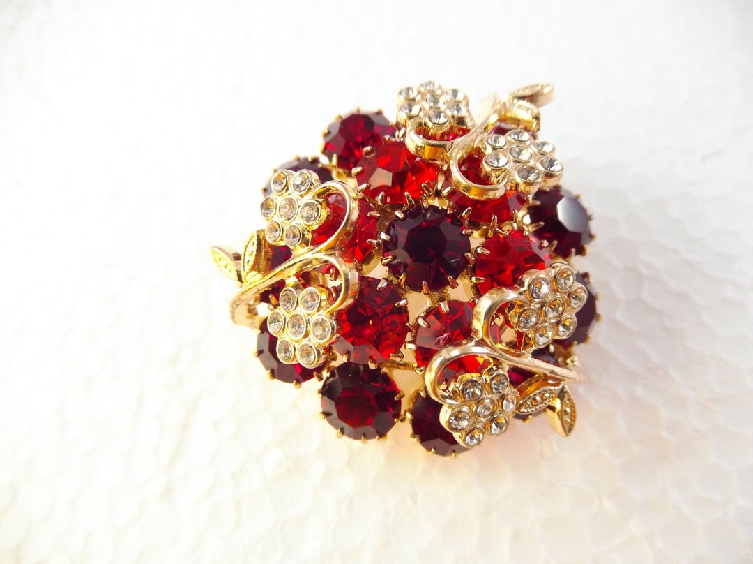 Red Rhinestone Dome Brooch, Unsigned, Gold Tone Metal - Etsy