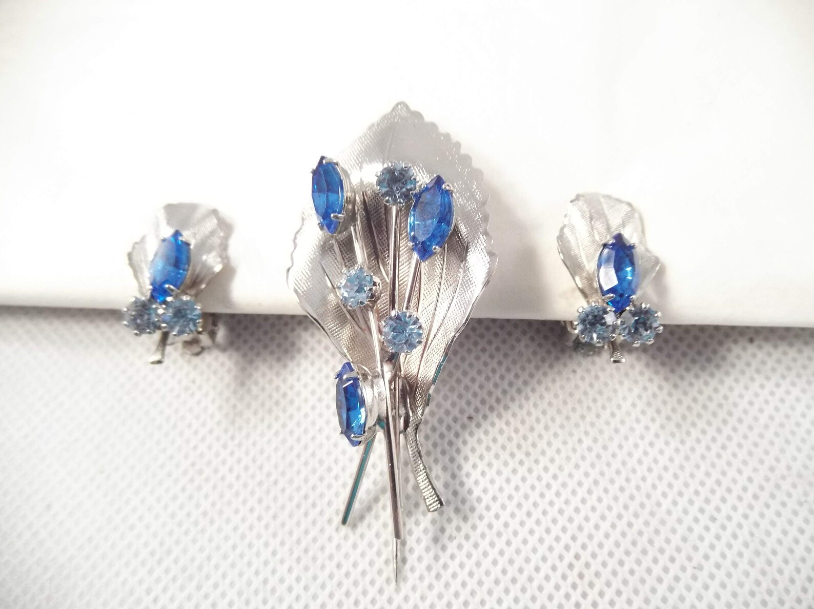 Silver Tone Jewelry Set With Blue Rhinestones Brooch With - Etsy