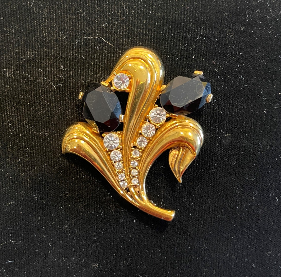 Carolee Gold Tone Brooch, Floral Theme, Clear Round Rhinestones, Oval ...