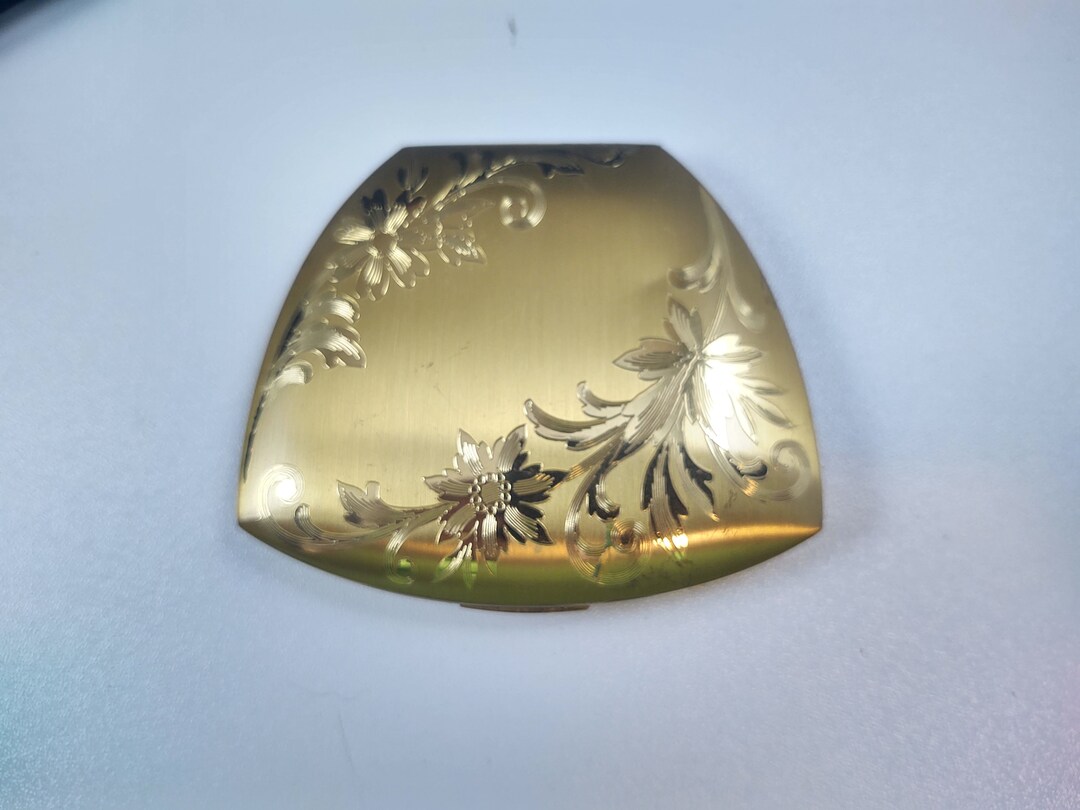Elgin American Powder Compact, Etched Flowers on the Cover, With Puff ...