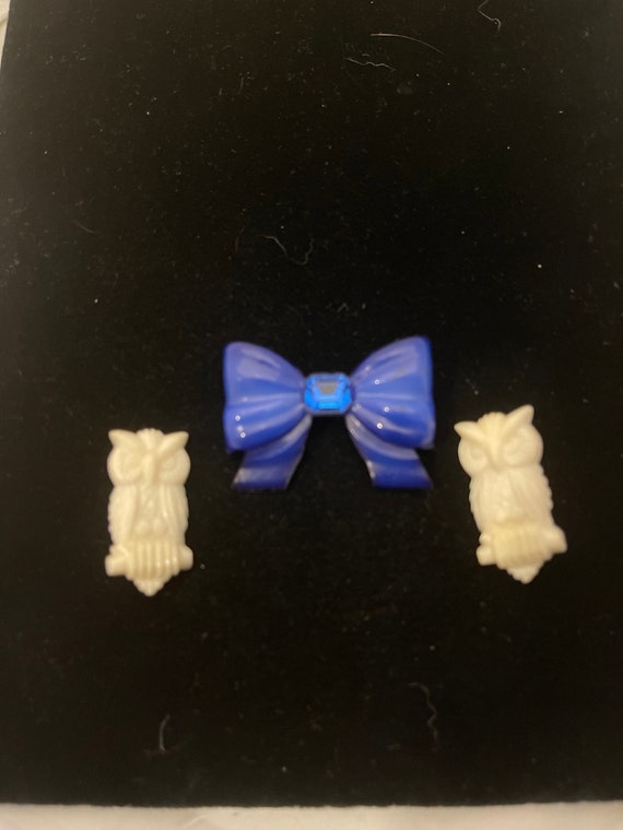 Set of 3 Celluloid Pins, Two White Owls with C Clasps… - Gem