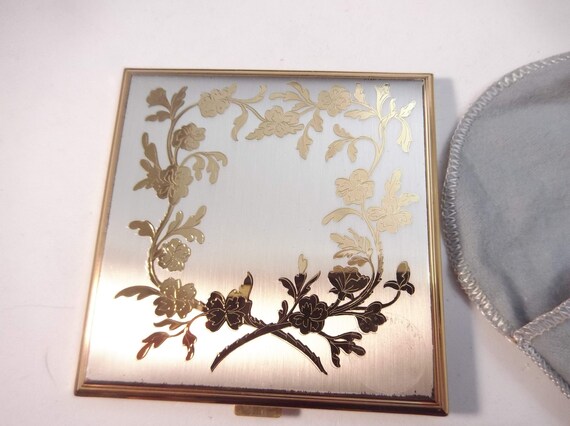 Wadsworth Large Square compact, Floral Cover, Silver … - Gem