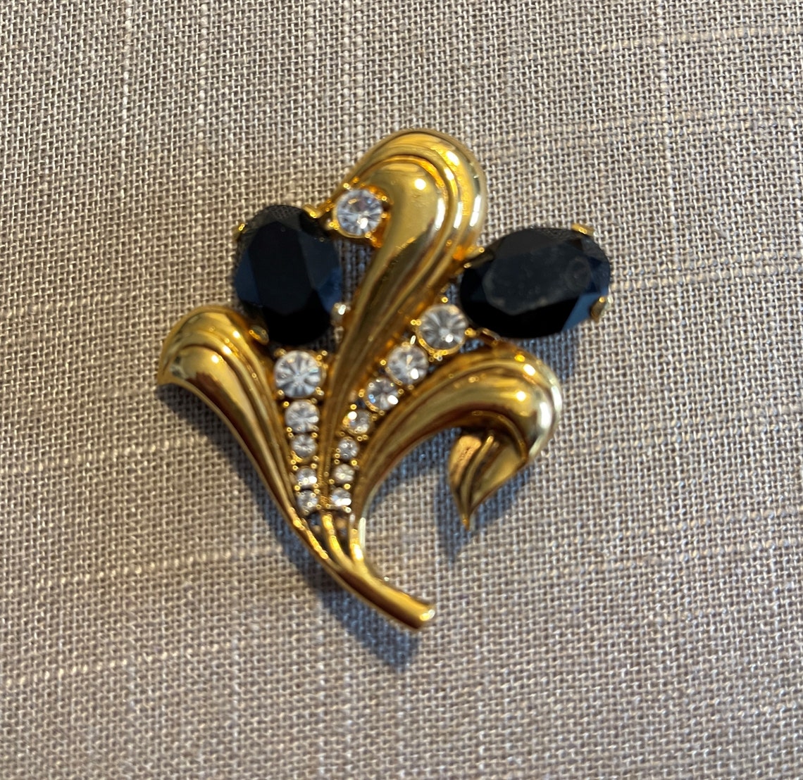 Carolee Gold Tone Brooch, Floral Theme, Clear Round Rhinestones, Oval ...
