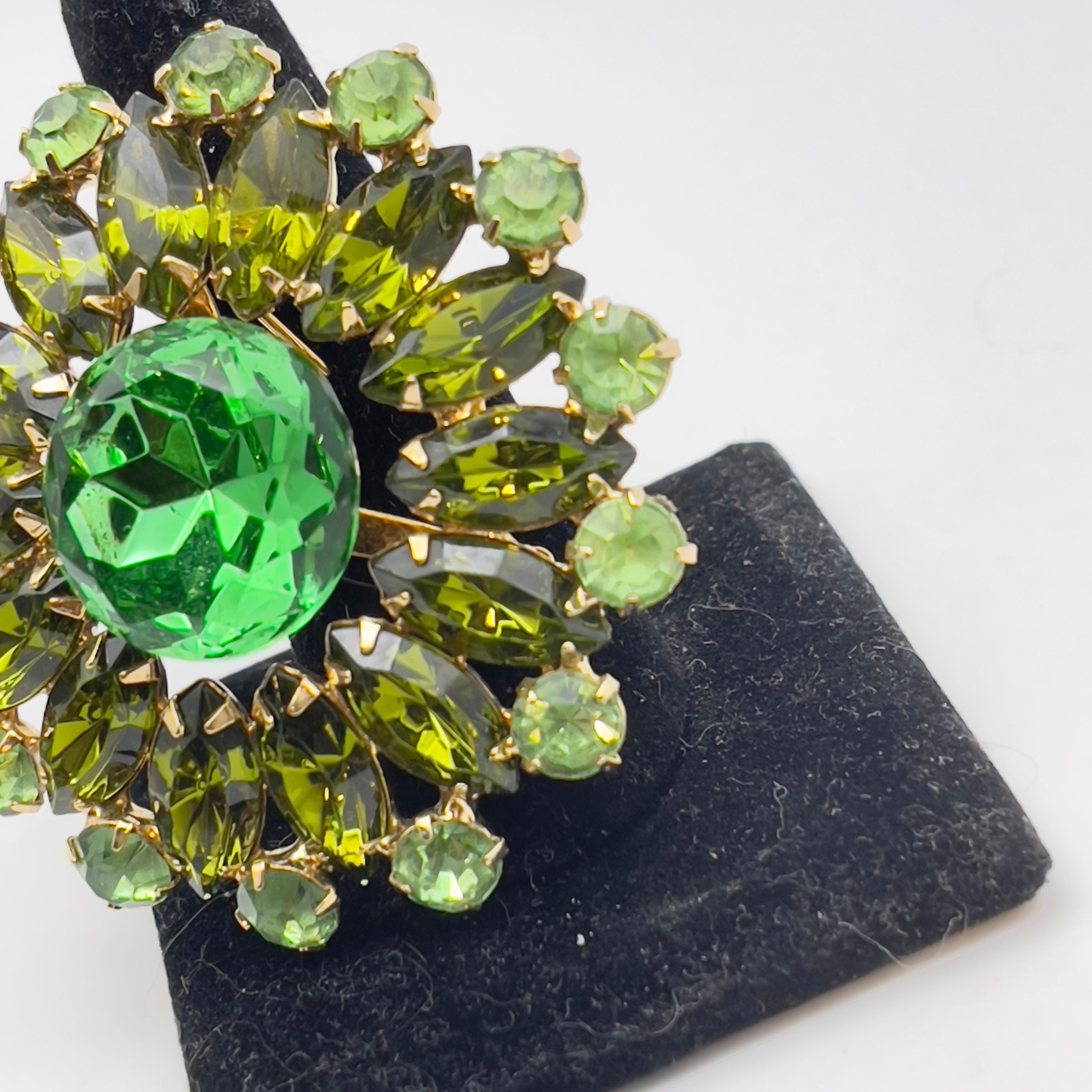 Shades of Green Brooch, Large, 2 Inches in Diameter, Gold Tone Metal ...
