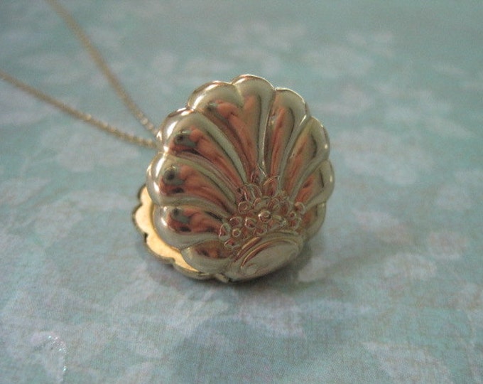 The Mermaid Locket, Vintage French "lamode" Rose Gold Locket - Etsy