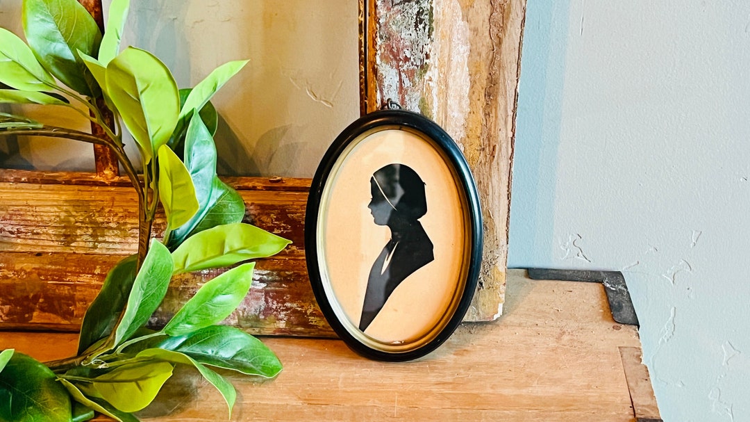 Silhouette of Woman in Oval Frame Black PLASTIC Oval Frame - Etsy