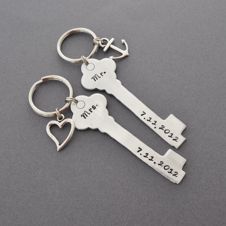 Wedding Gift Key Chain COUPLE Key Chain Mr. Mrs.wedding | Etsy