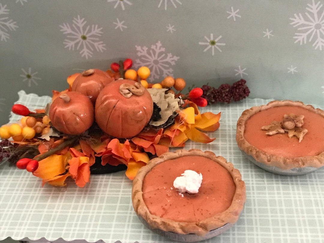 Miniature Thanksgiving Table Centerpiece and Pumpkin Pies 1:6 Scale for ...