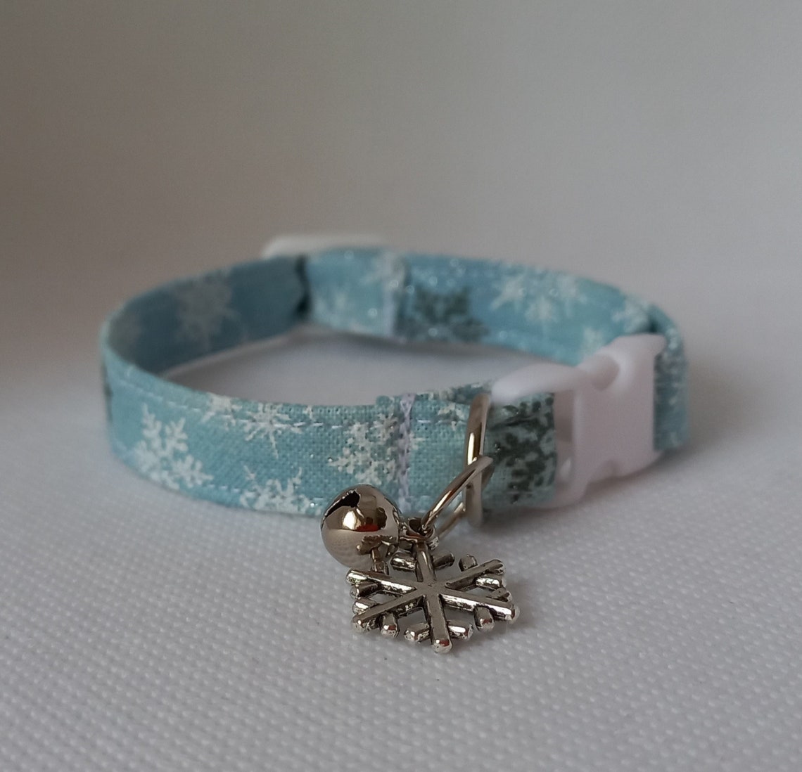 Snowflake Cat Collar/ Shimmering Snowflake Cat Collar/ Blue Winter Cat ...