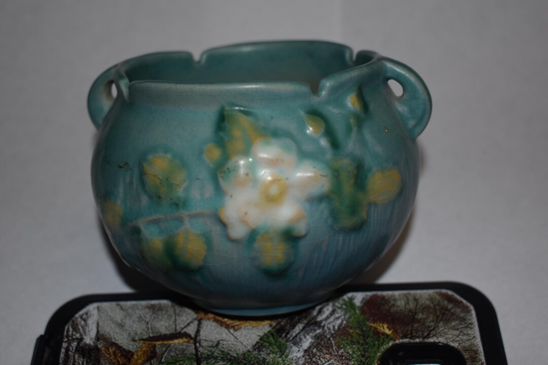 Roseville USA Vintage White Rose Pottery 1940's !!! PRICE REDUCED ...