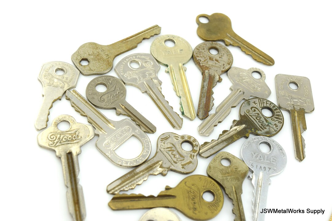 10 Vintage Old Key Lot, Craft Mixed Media Supplies Metal Keys, Old ...