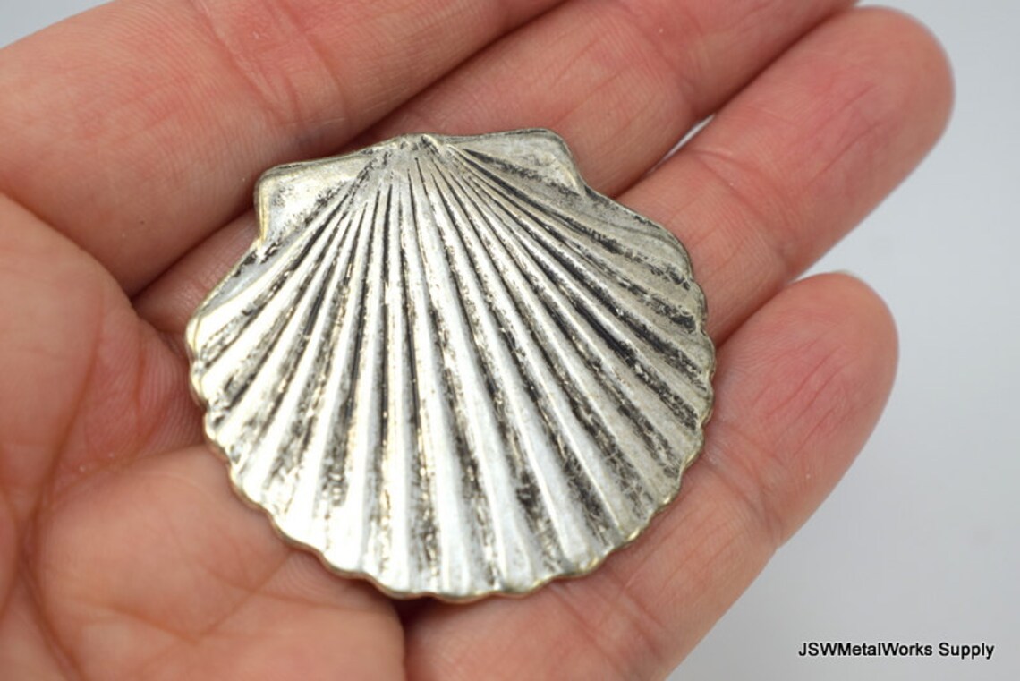 One 1 Vintage Large Antiqued Silver Shell Pendant Large Fan - Etsy