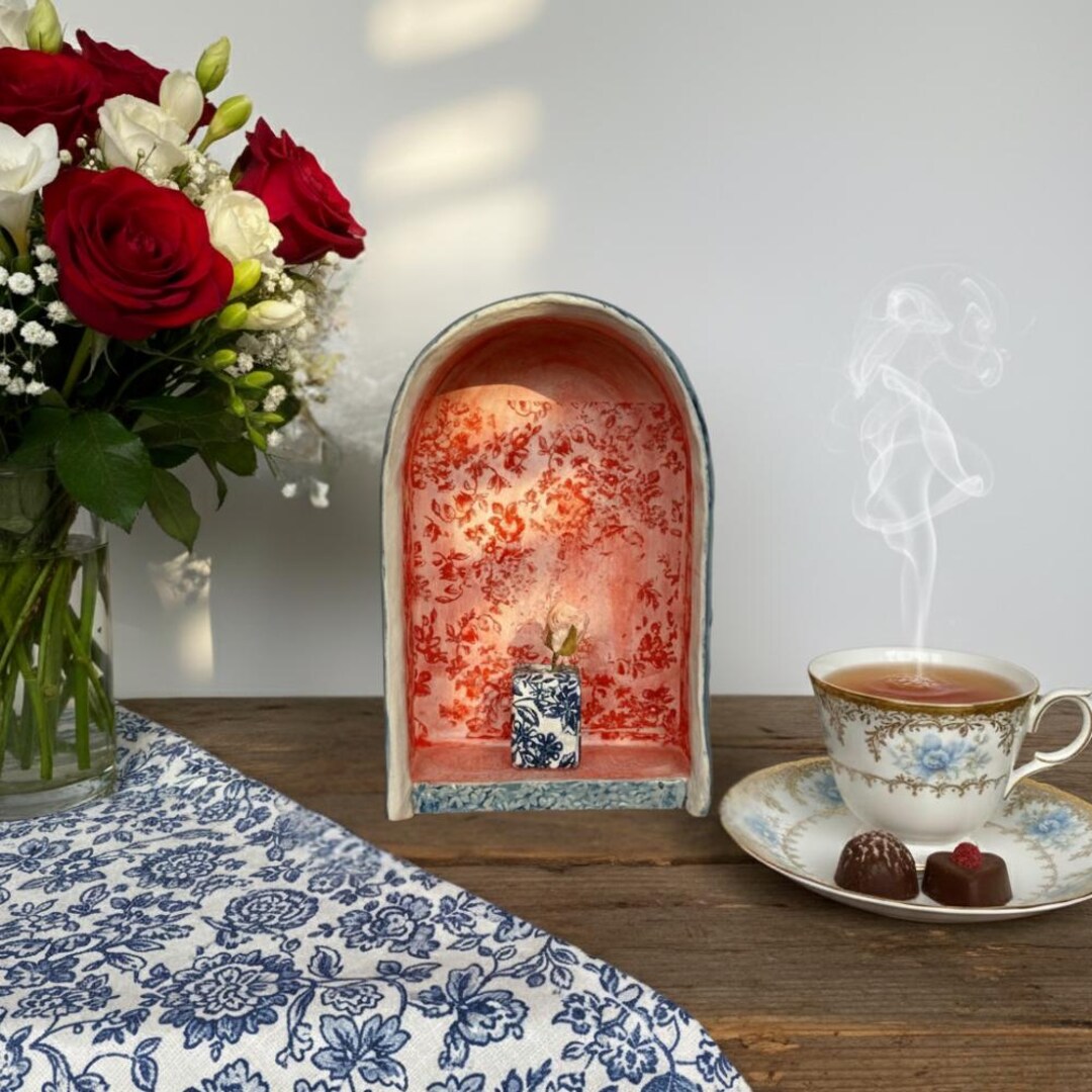 Handmade Ceramic Arched Nicho |red Floral Toile Interior & Textured ...