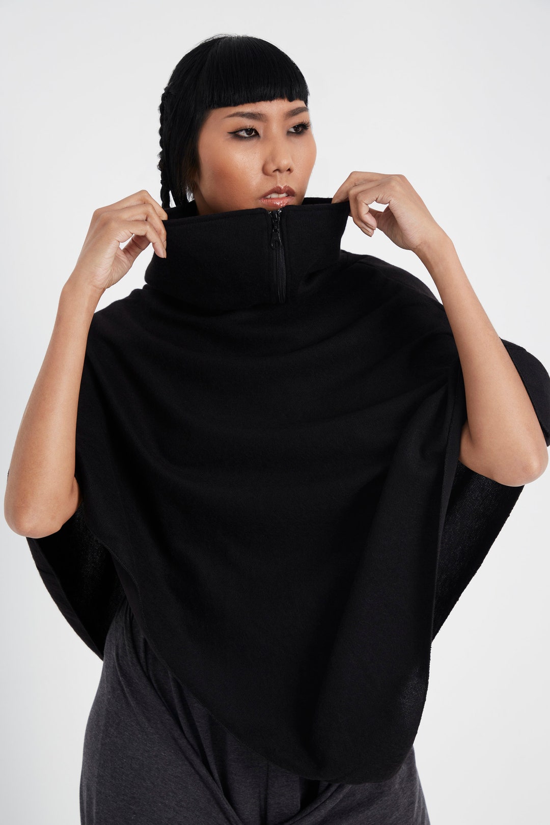 NO.319 Women's Zip Detail Asymmetric Hem Poncho, Poncho With Zipper ...