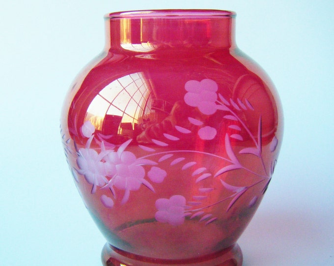 Gorgeous Antique Floral Etched Cranberry Glass Vase - Etsy