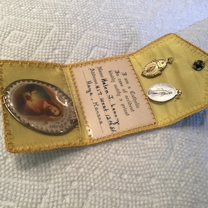 Vintage Folding Pocket Reliquary Relic Sacred Heart of JESUS Medals ...