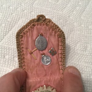 Vintage Folding Pocket Reliquary Relic Sacred Heart of JESUS Medals ...