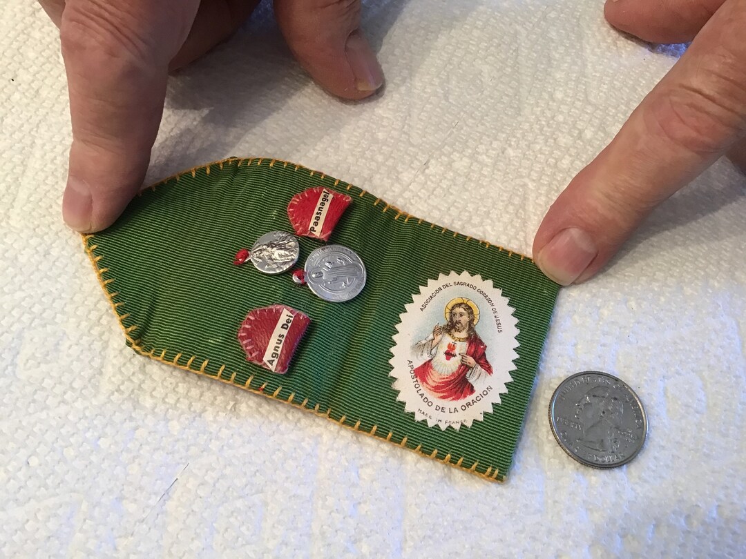 Vintage Pocket Leather Folder Relic Reliquary Religious Medal Sacred ...