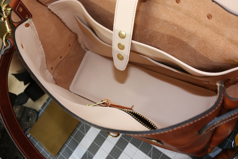 16 Horween Dublin Leather Messenger Bag English Tan - Etsy