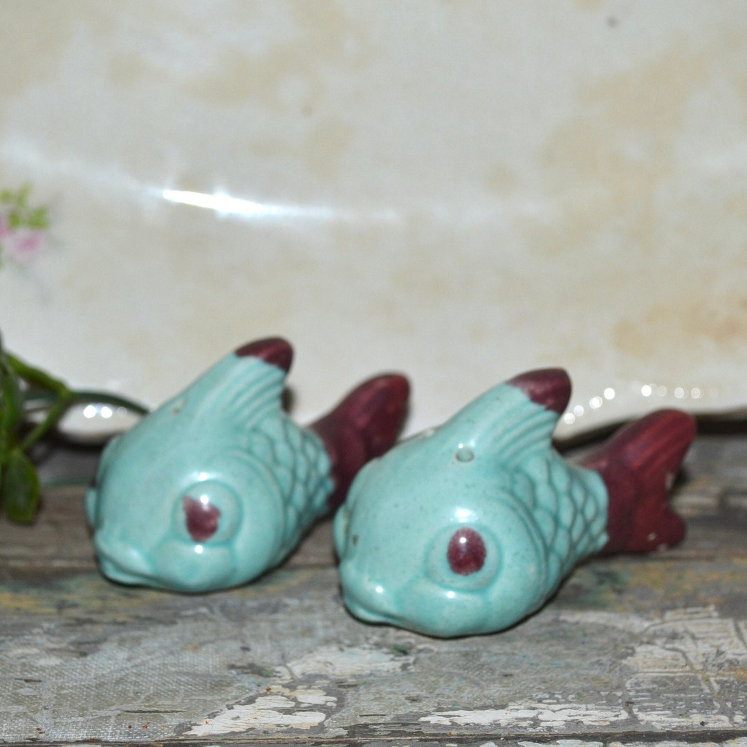 Turquosie Fish Shaker Set Vintage Kitchen - Etsy
