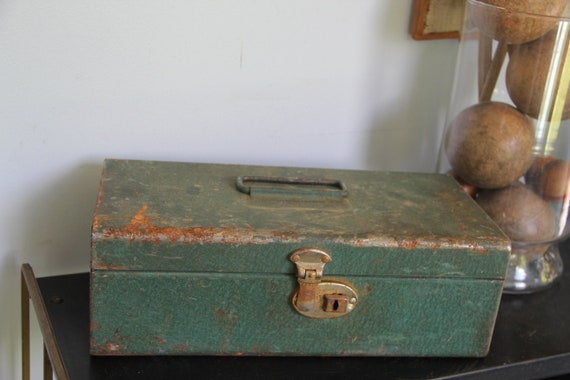 Vintage Green Steel Tool Box RUSTY Toolbox Vintage Tool Box | Etsy