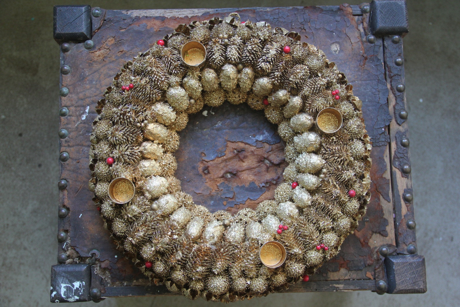 Traditional German Advent Wreath - Count Sundays before Christmas