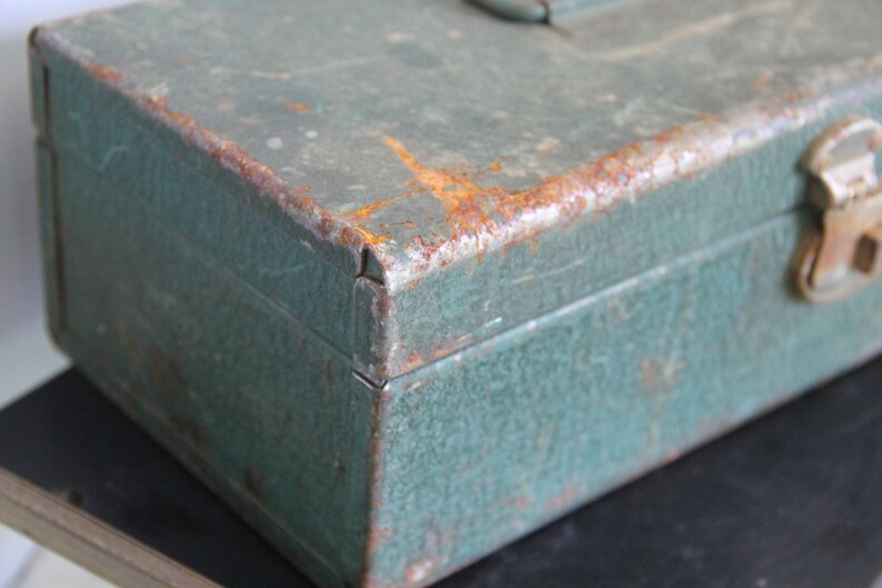 Vintage Green Steel Tool Box RUSTY Toolbox Vintage Tool Box | Etsy