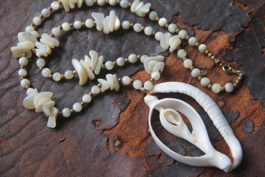 Vintage Hand Carved Seashell Necklace, Shell Statement Necklace ...