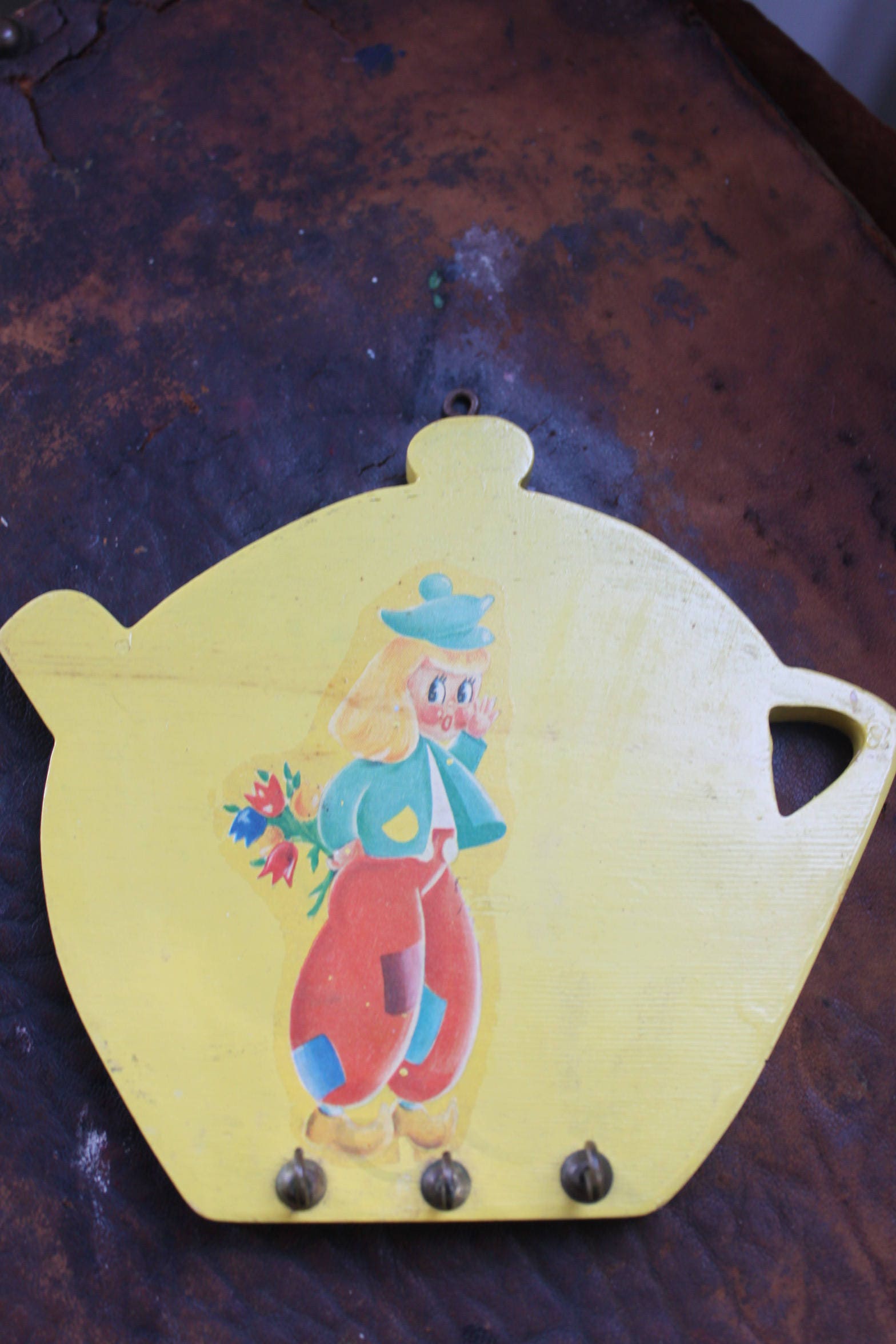 Super cute vintage key rack teapot tea cup holder Vintage | Etsy