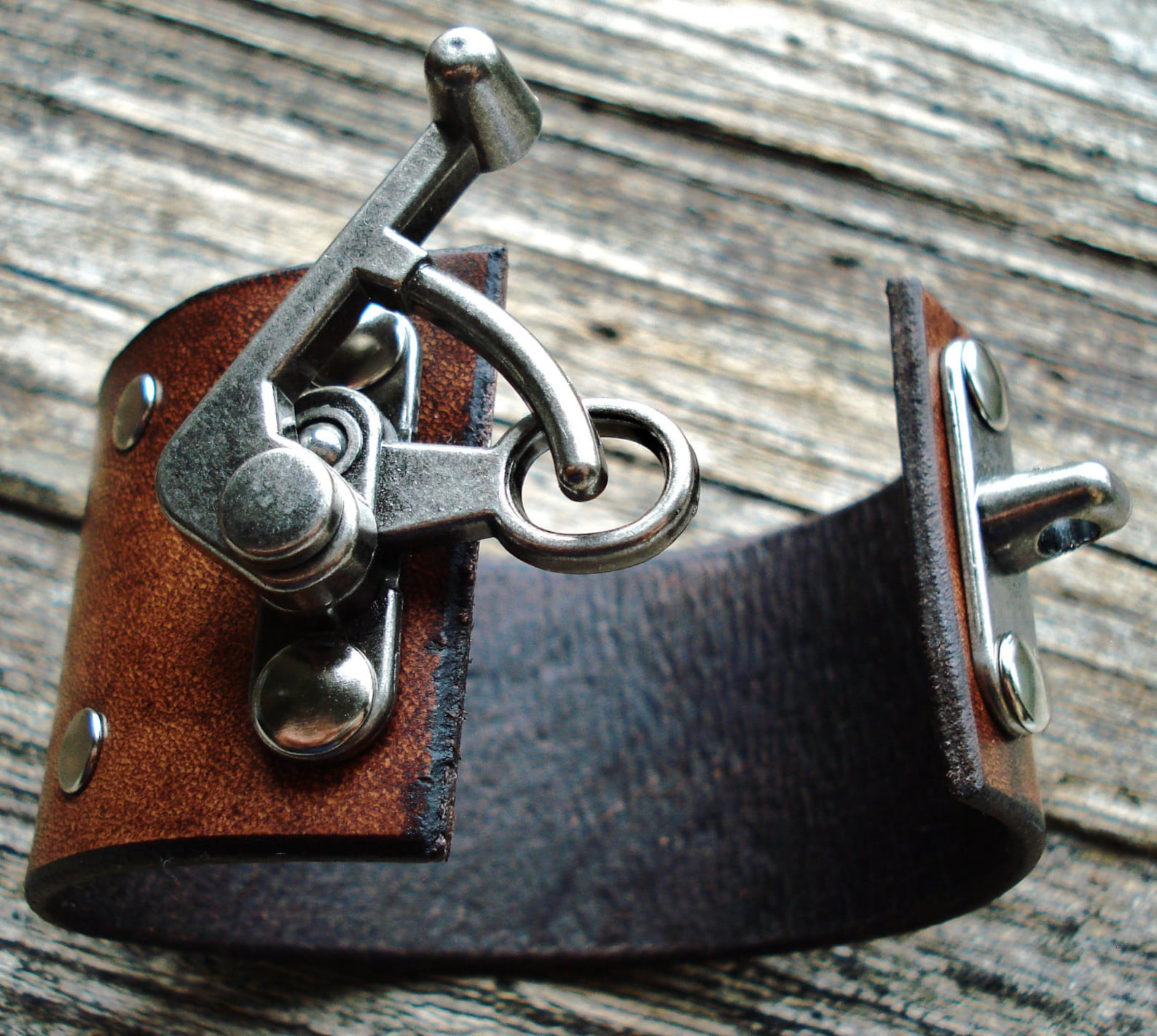 Customizable Leather Swing Clasp Cuff - Etsy