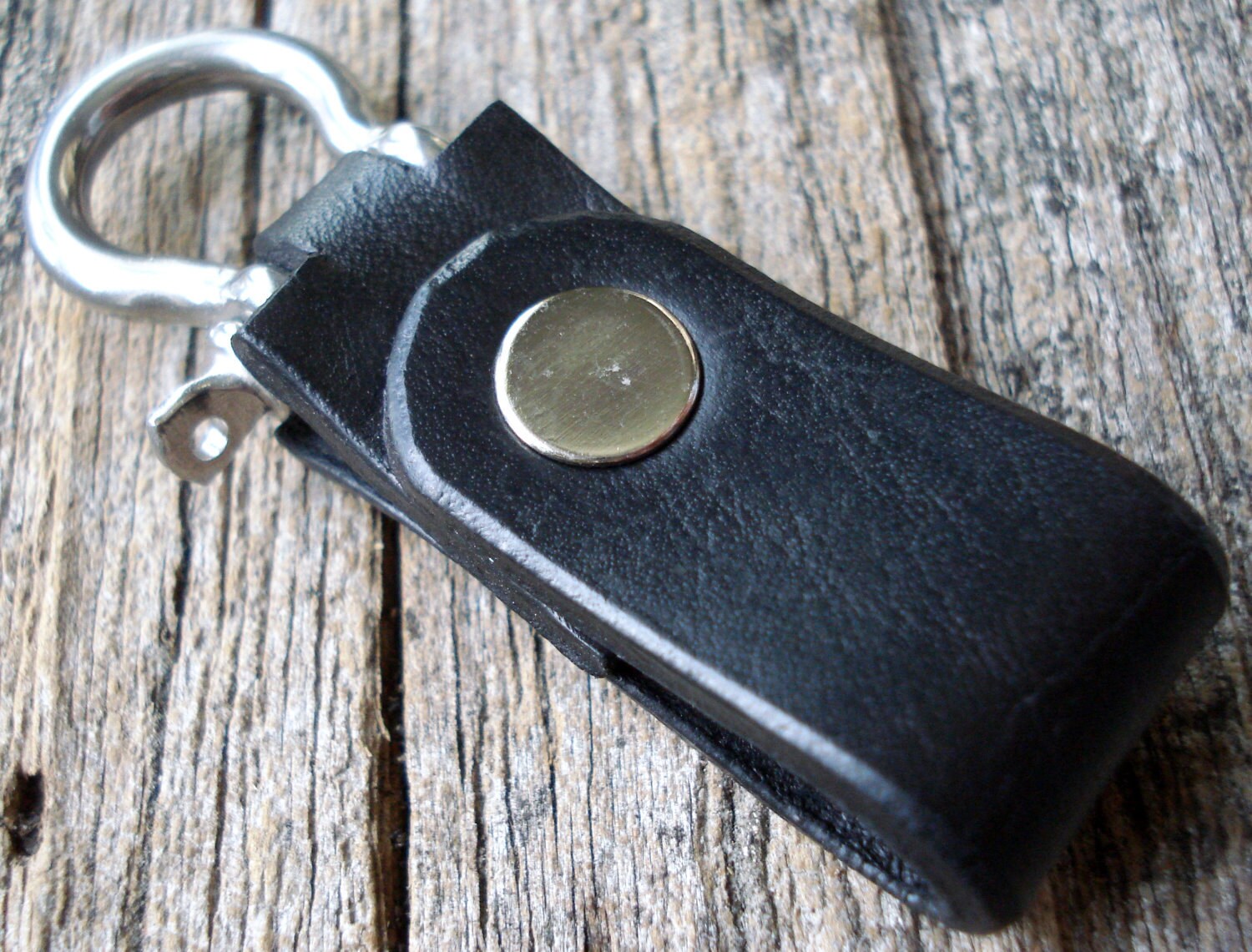 Customizable Leather Shackle Keychain | Etsy