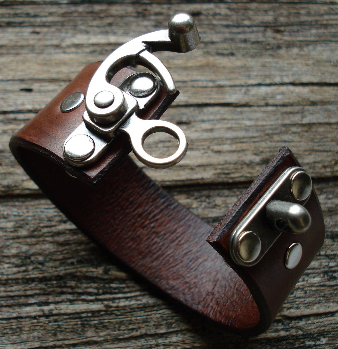 Customizable Leather Swing Clasp Cuff - Etsy