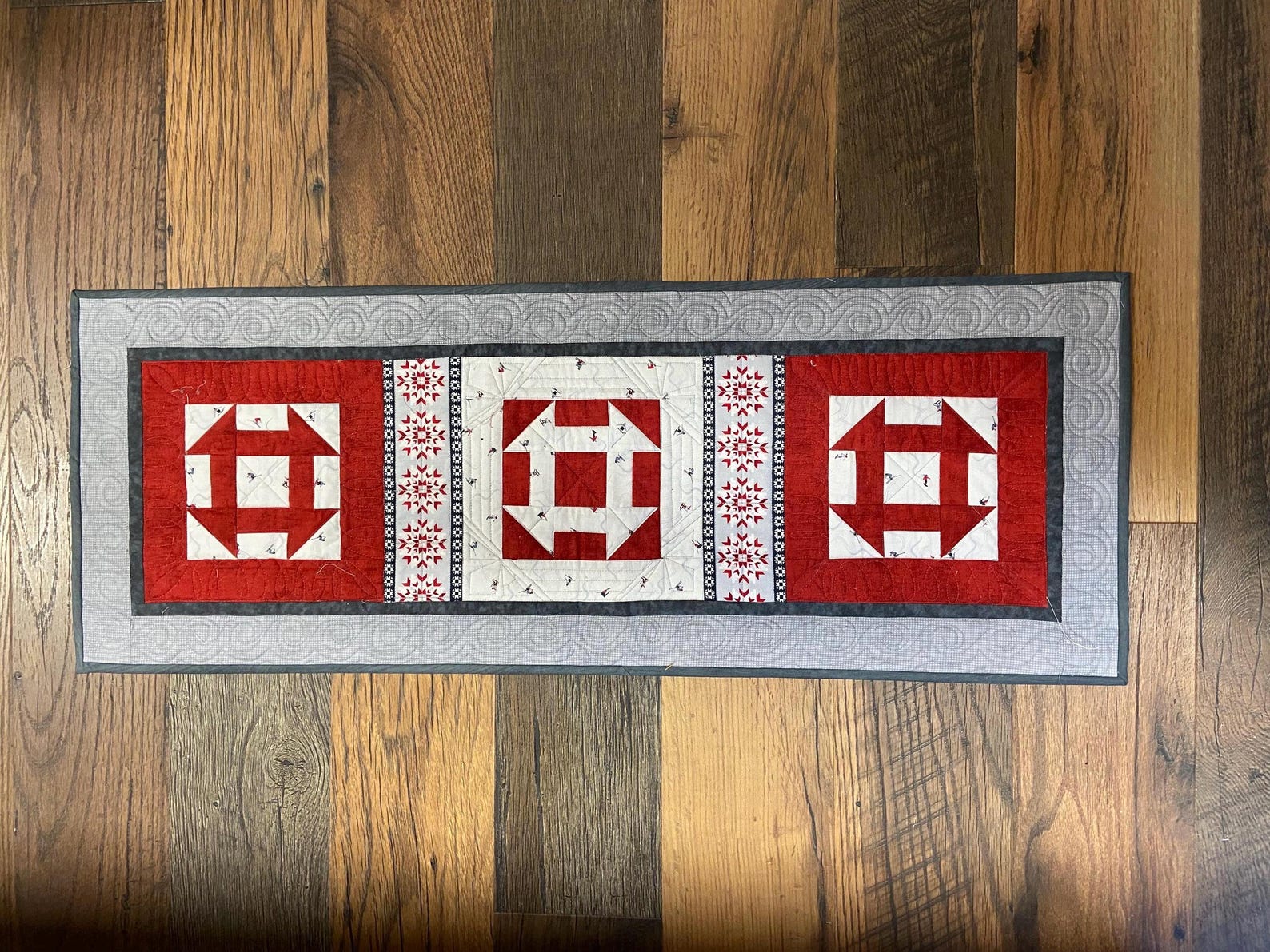 Ski Lovers Table Runner Centerpiece - Etsy