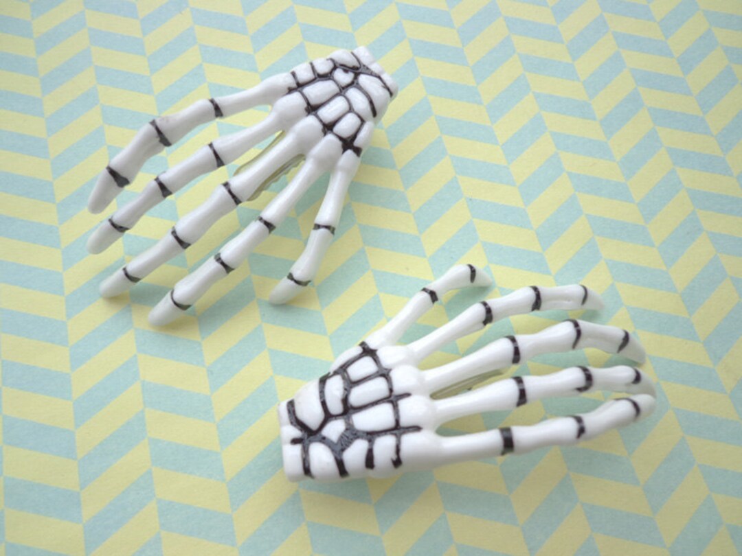SALE--50 Pcs Skeleton Hand Hair Clips - Etsy