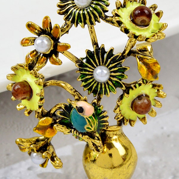 Vase Brooch - Etsy