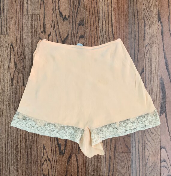 Vintage 1930s Pale Peach Silk Tap Pants, 30s Lingerie - Gem