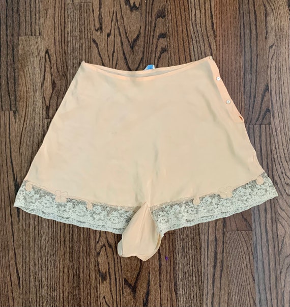 Vintage 1930s Pale Peach Silk Tap Pants, 30s Lingerie - Gem