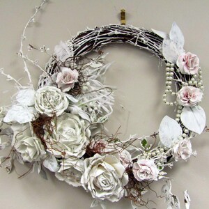 White Floral Vine Wreath Wall Decor Embellished Plaster Painted Dipped ...